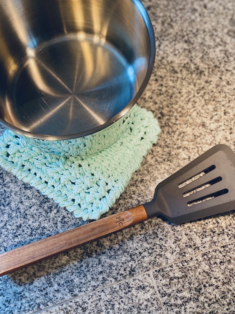 How to Crochet SASSy Square Hot Pads - SASS Crochet